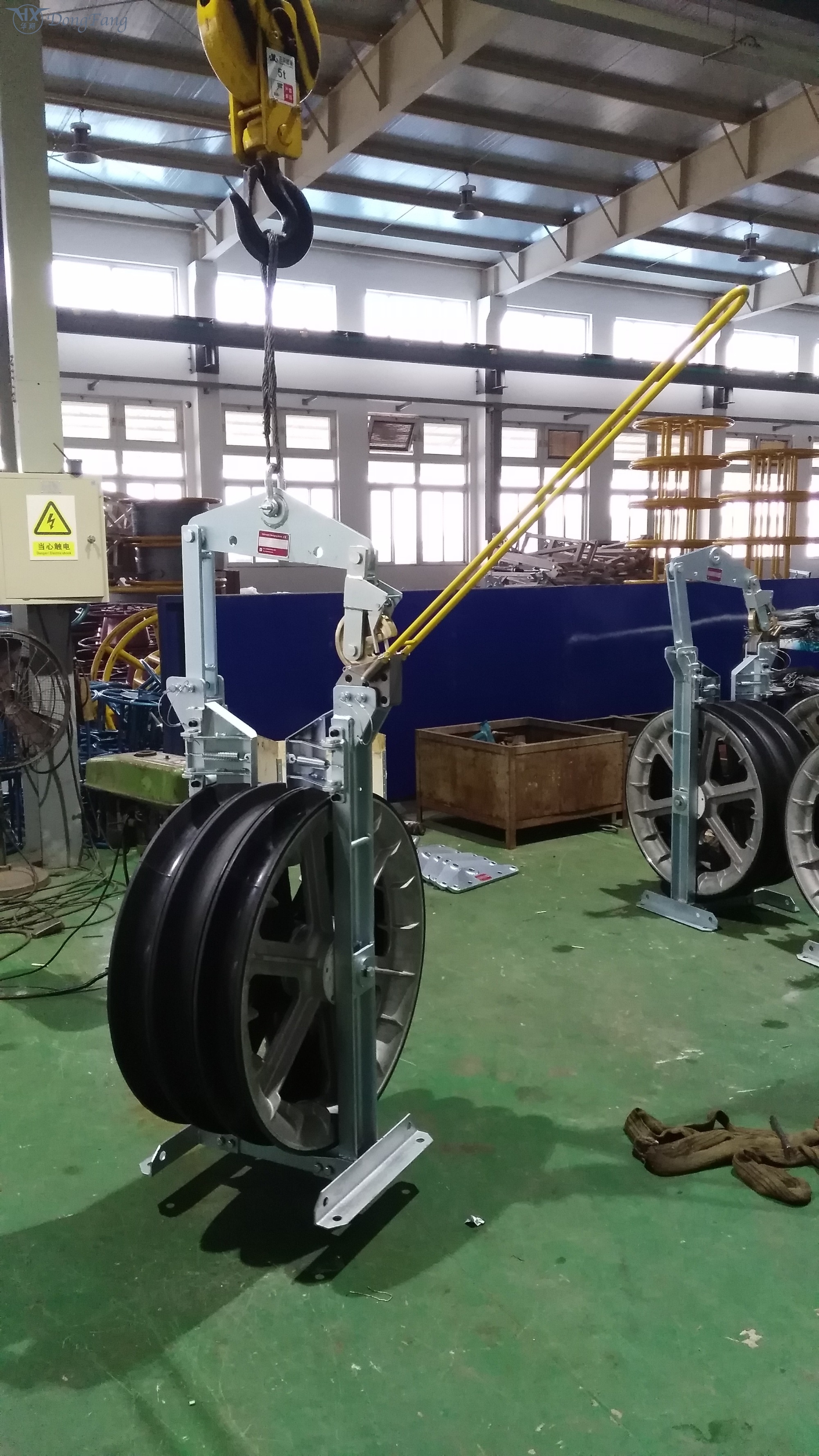 Conductor Pulleys with aluminum alloy rollers for stringing overhead ...