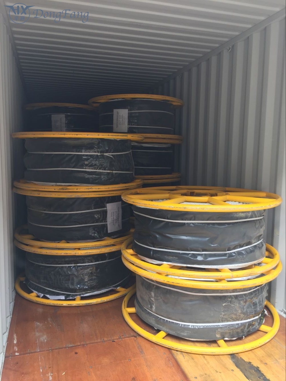 500KV transmission line stringing equipment for pulling four conductors